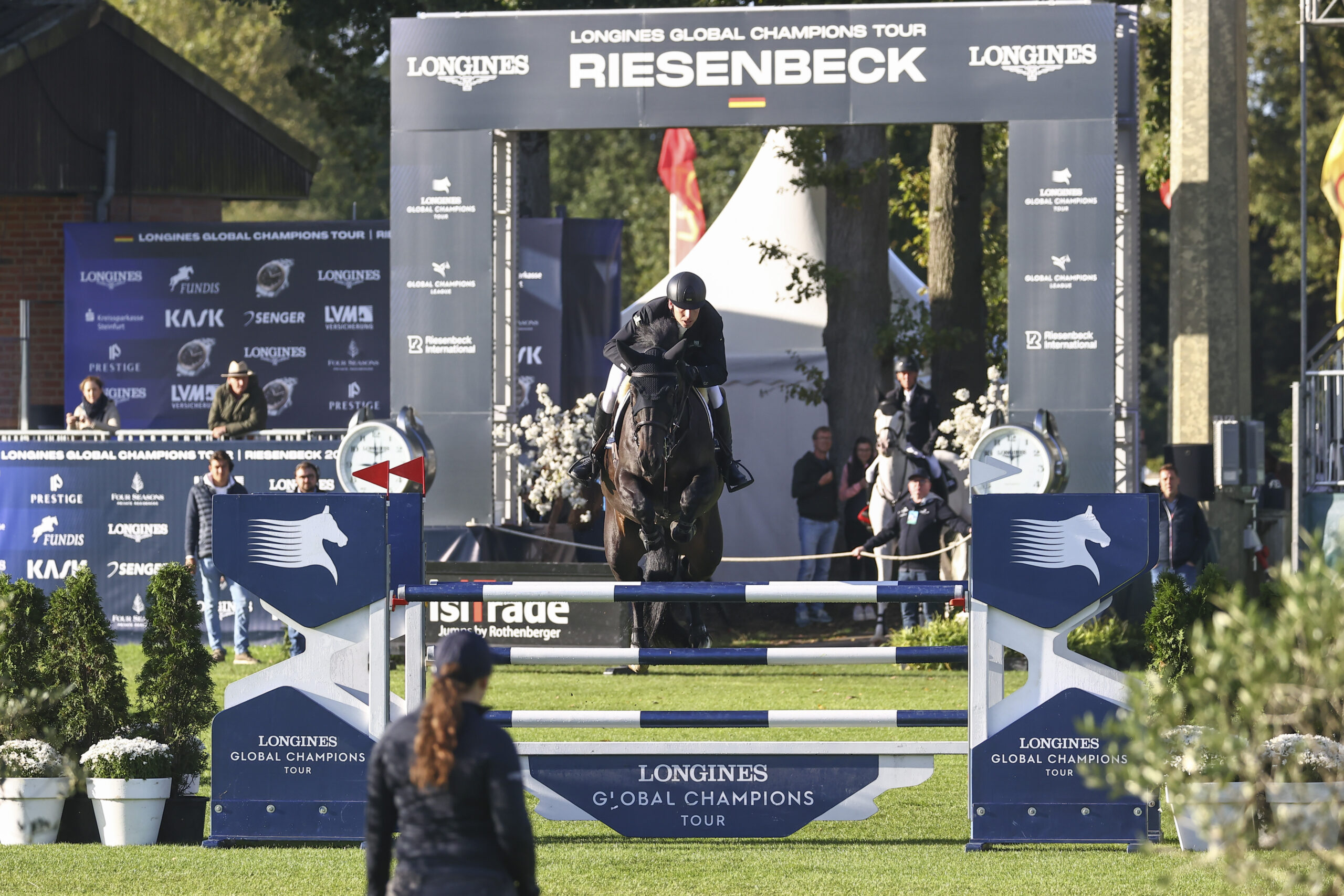 High Fives for Fearon and Pender in Germany